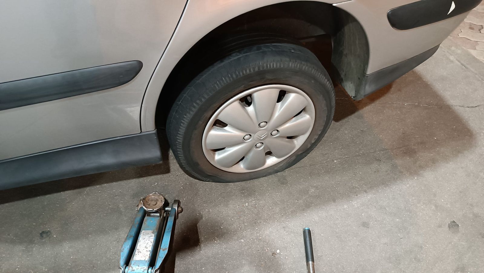 El 57% de los conductores no sabe identificar el tipo de neumático que ...