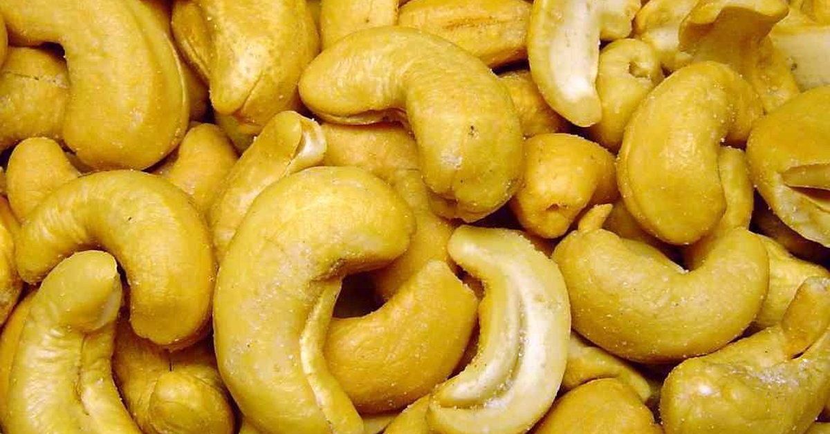 Los anacardos, avellanas o nueces “mejor crudos”: así lo explica la OCU