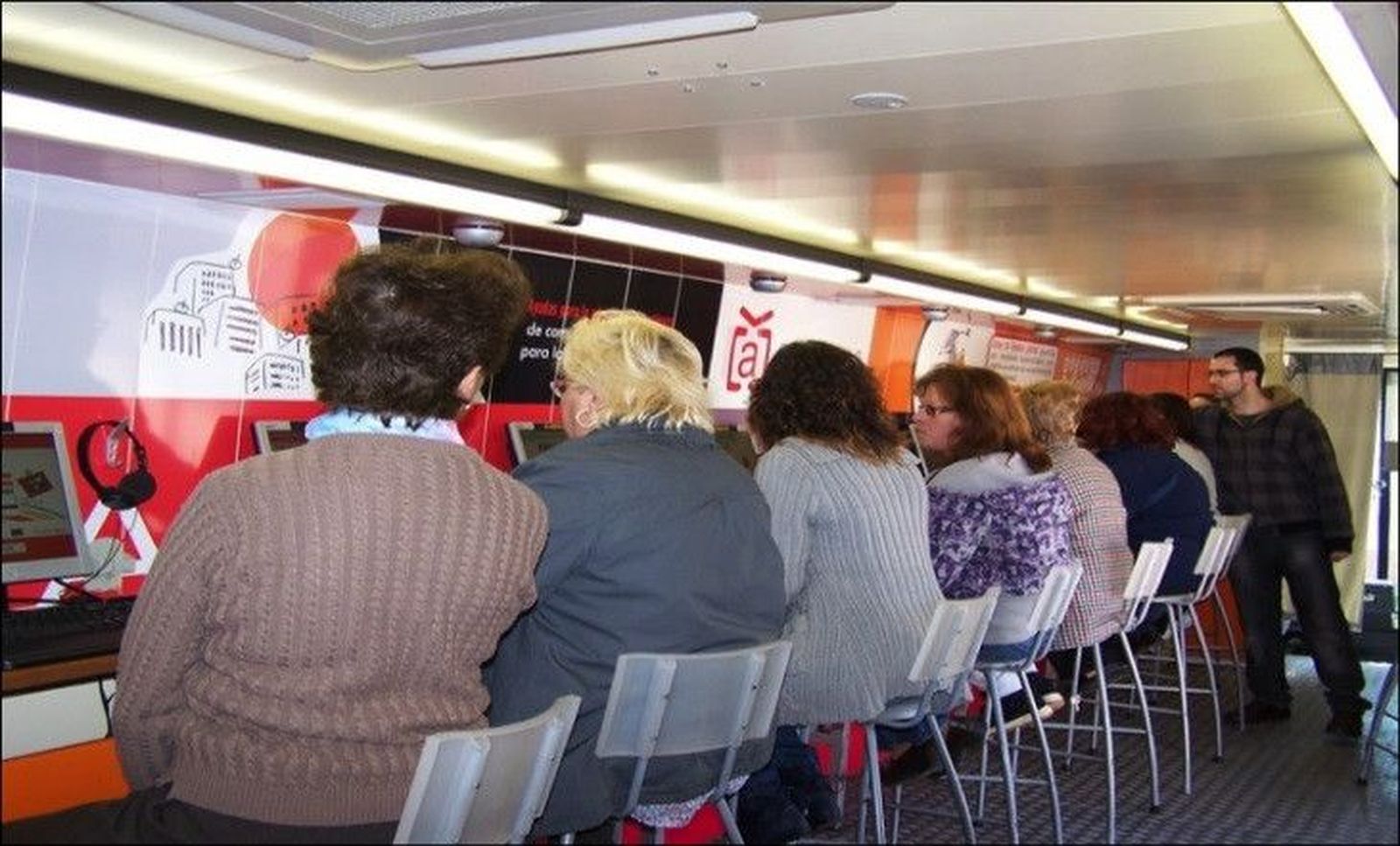 El Ciberbús CyL Digital y el Centro de Supercomputación estarán ...