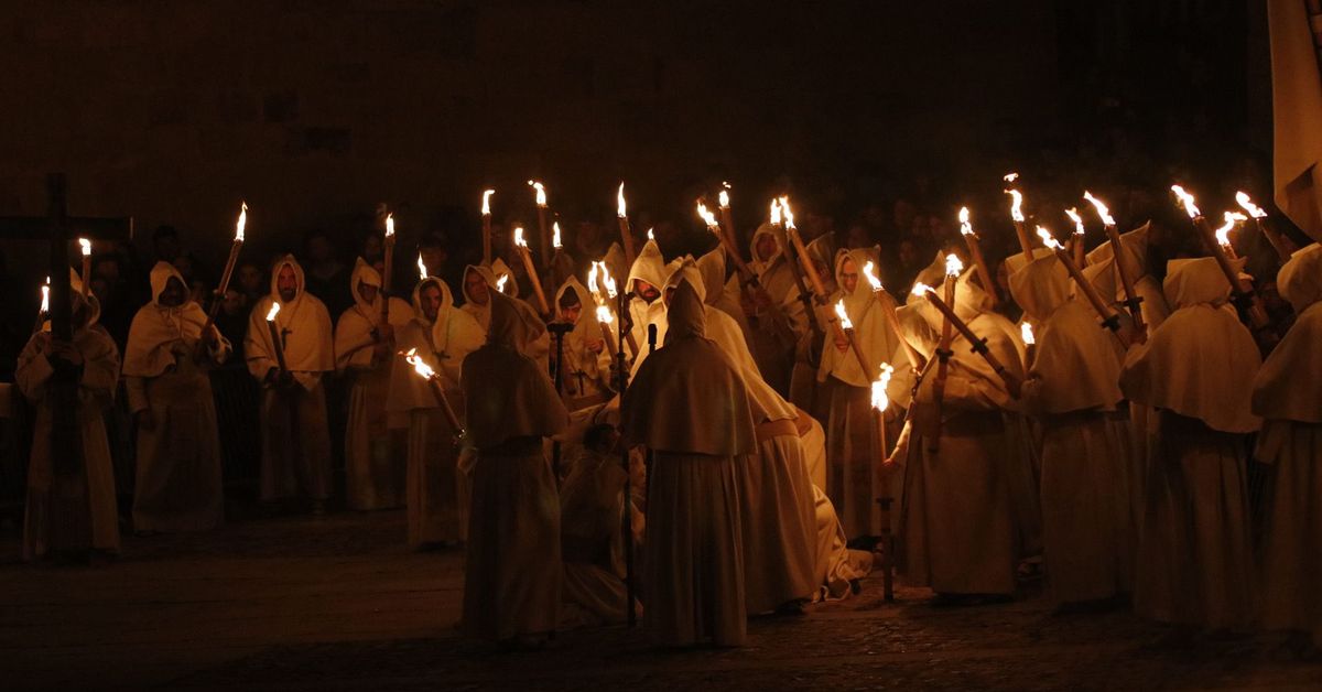 VÍDEO | La luz de las teas ilumina la belleza que trasciende la fe: "Oh ...