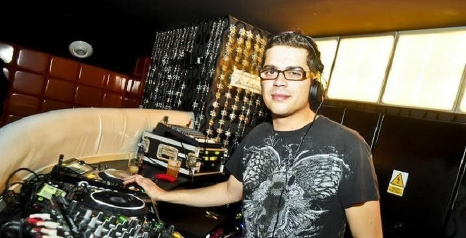 Uno de los mejores djs del país, Brian Cross, este sábado en Music Factory