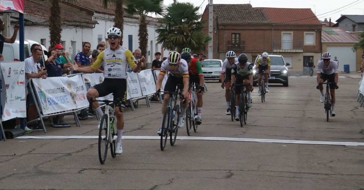 Joan Cadena, primer líder de la Vuelta a Salamanca 2025