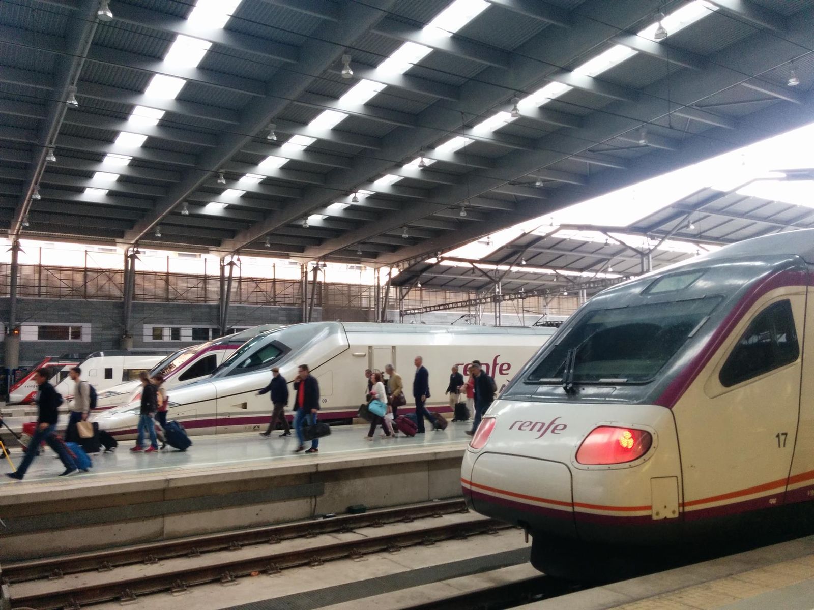 Renfe transporta a 4,7 millones de viajeros en Navidad con una puntualidad media del 95%