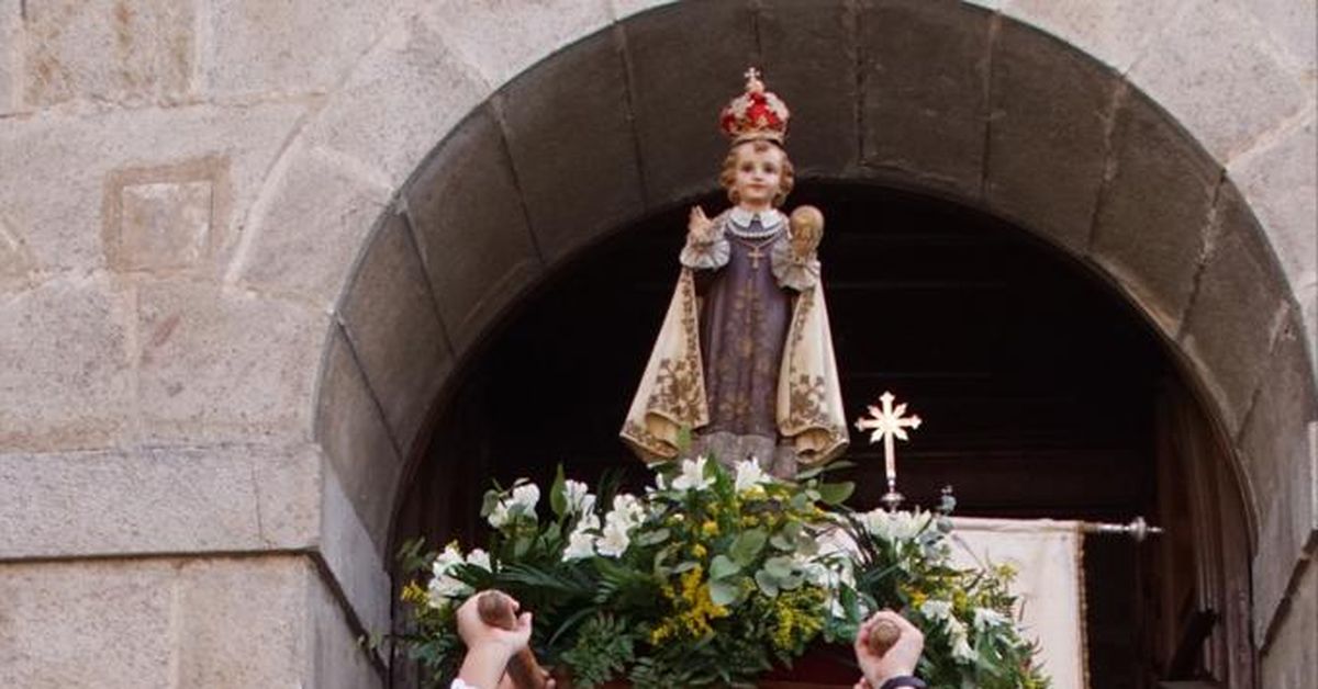 El Niño Jesús de Praga de Alba de Tormes luce nueva imagen