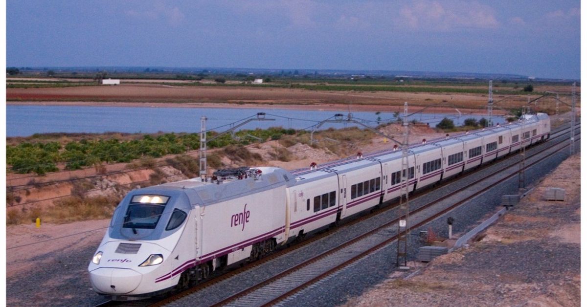 Un fallo en los servidores de Adif causa retrasos y suspensiones en trenes de alta velocidad con ...
