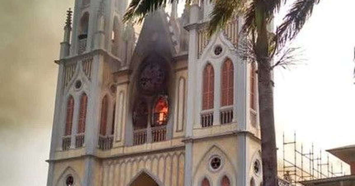 Arde la catedral de Malabo, joya de la arquitectura colonial española