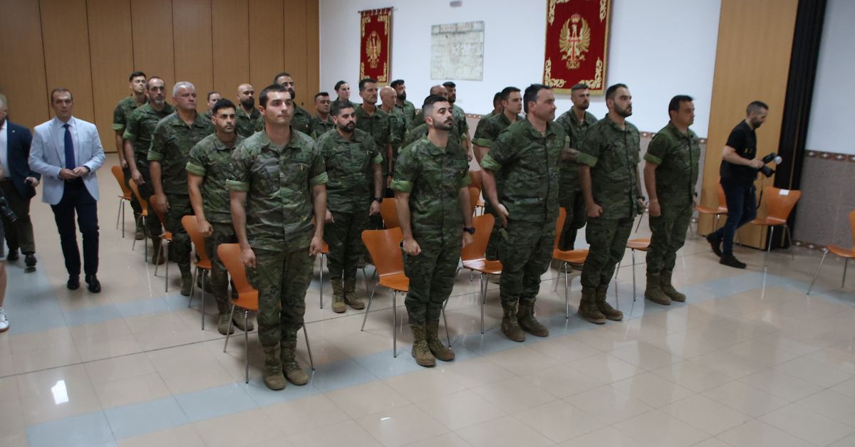 Del caos a la reconstrucción: el REI 11 de Salamanca, condecorado por ...